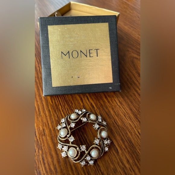 Monet | Jewelry | Monet Jewelry Vintage Gold Brooch | Poshmark